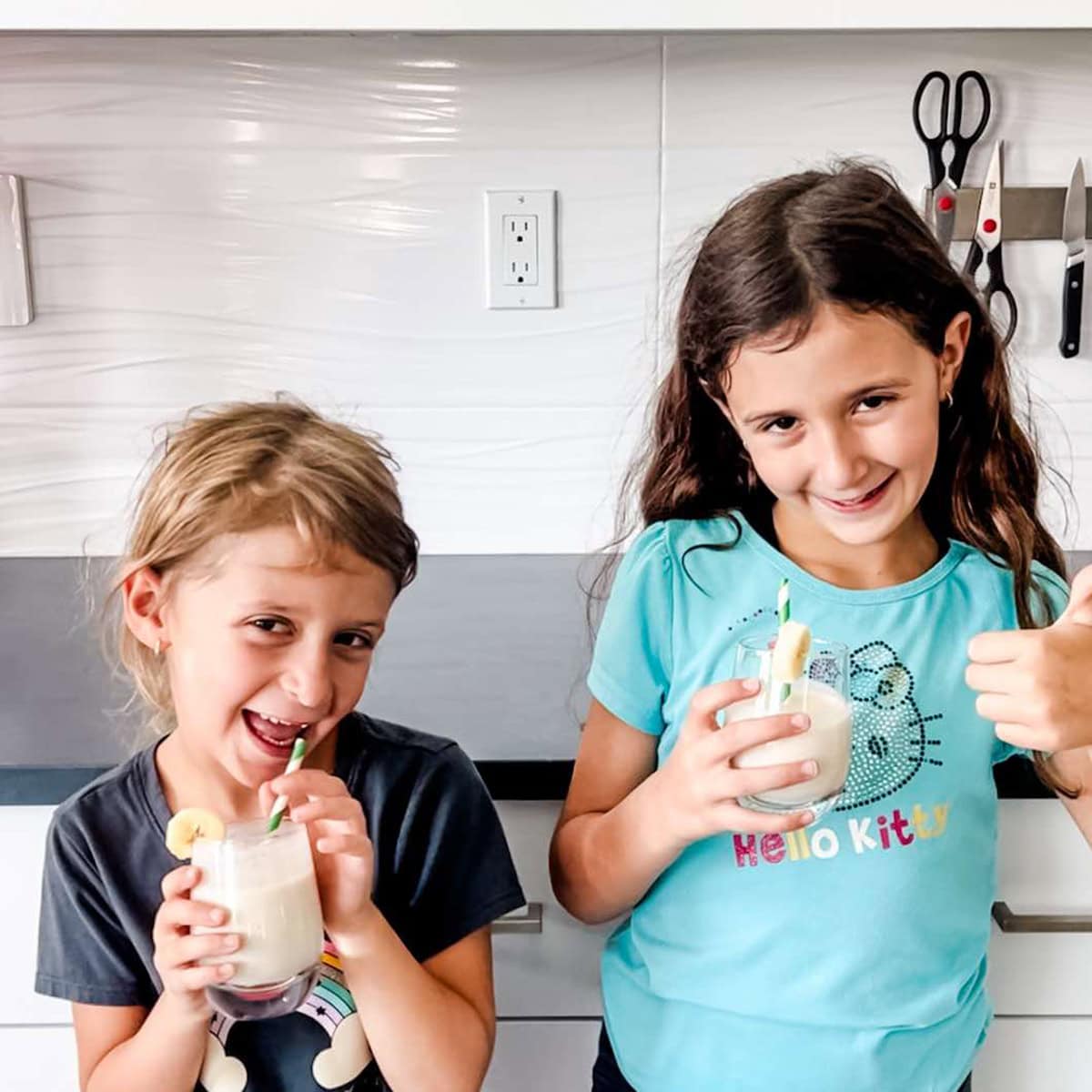 Banana Smoothie (5-Min Recipe) - Wholesome Yum